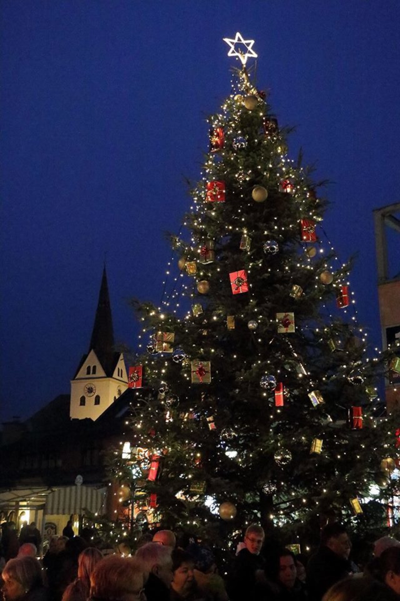 Leierkastenspieler und singende Engel - Advent in Köflach - Voitsberg