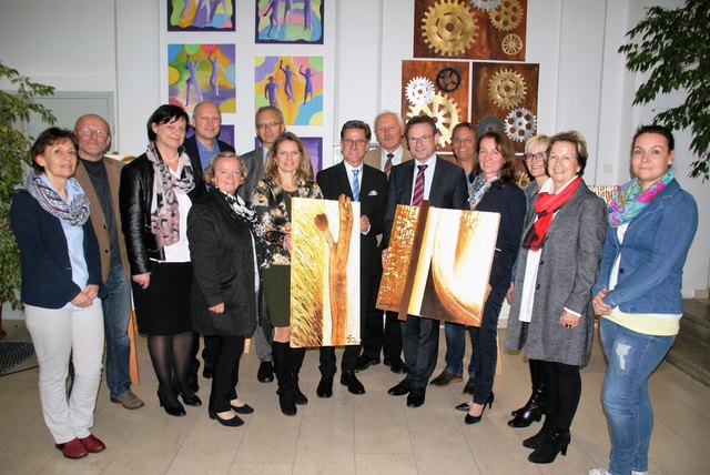 Künstlerin Renate Amon in der Sportmittelschule - Zwettl