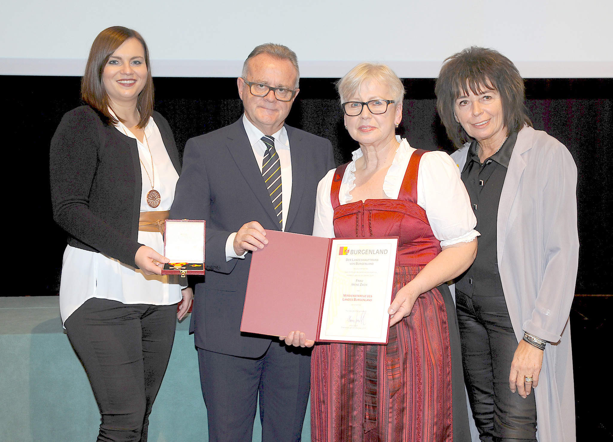 Verdienstkreuz an Irene Zach aus Rohrbach verliehen - Mattersburg