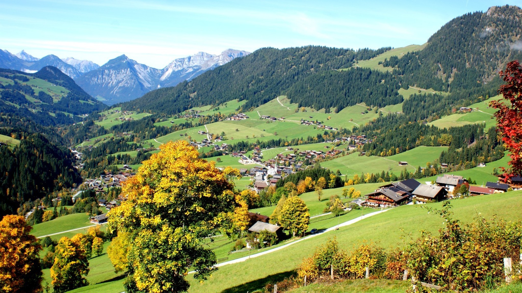Das Alpbachtal hat sich wieder zu den Herbstfarben verwandelt - Kufstein