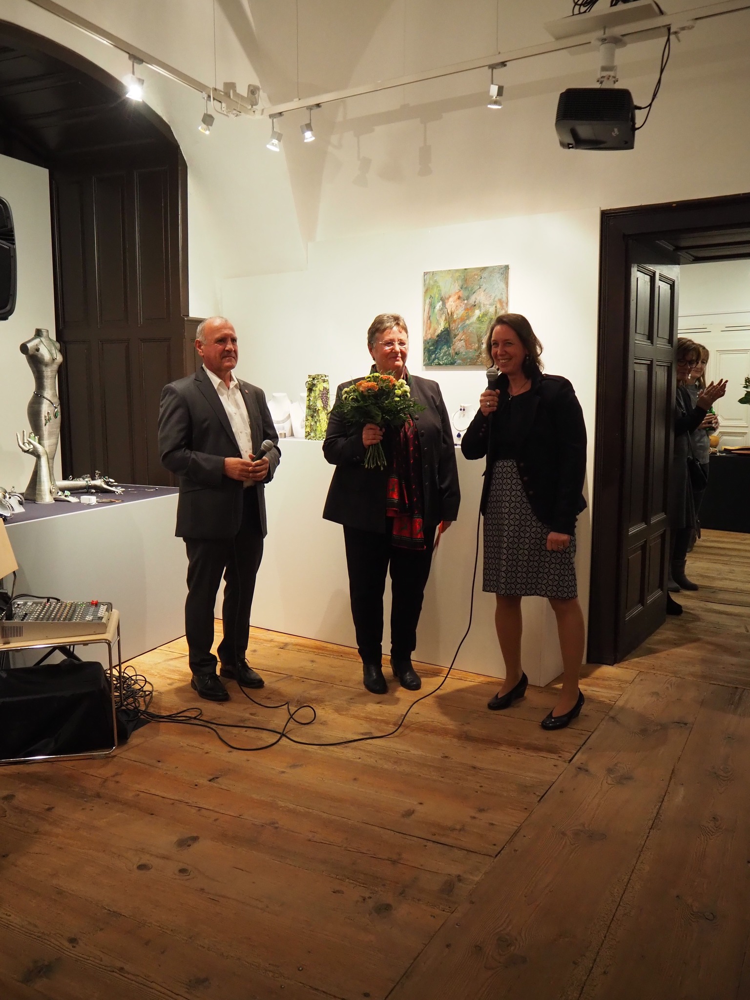 Kulturama bestach mit Holz- und Schmuckstücken - Grieskirchen & Eferding