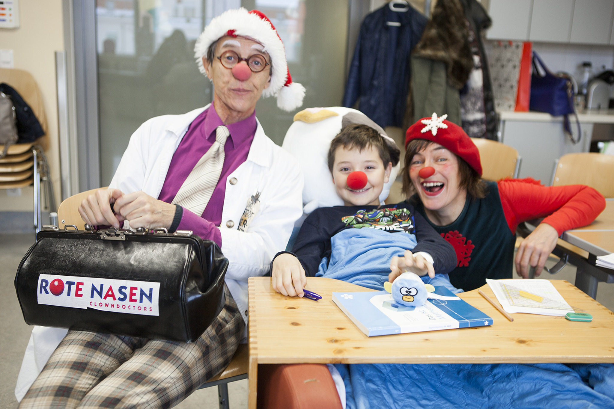 Rote Nasen Clowndoctors auf weihnachtlicher Mission - Kitzbühel