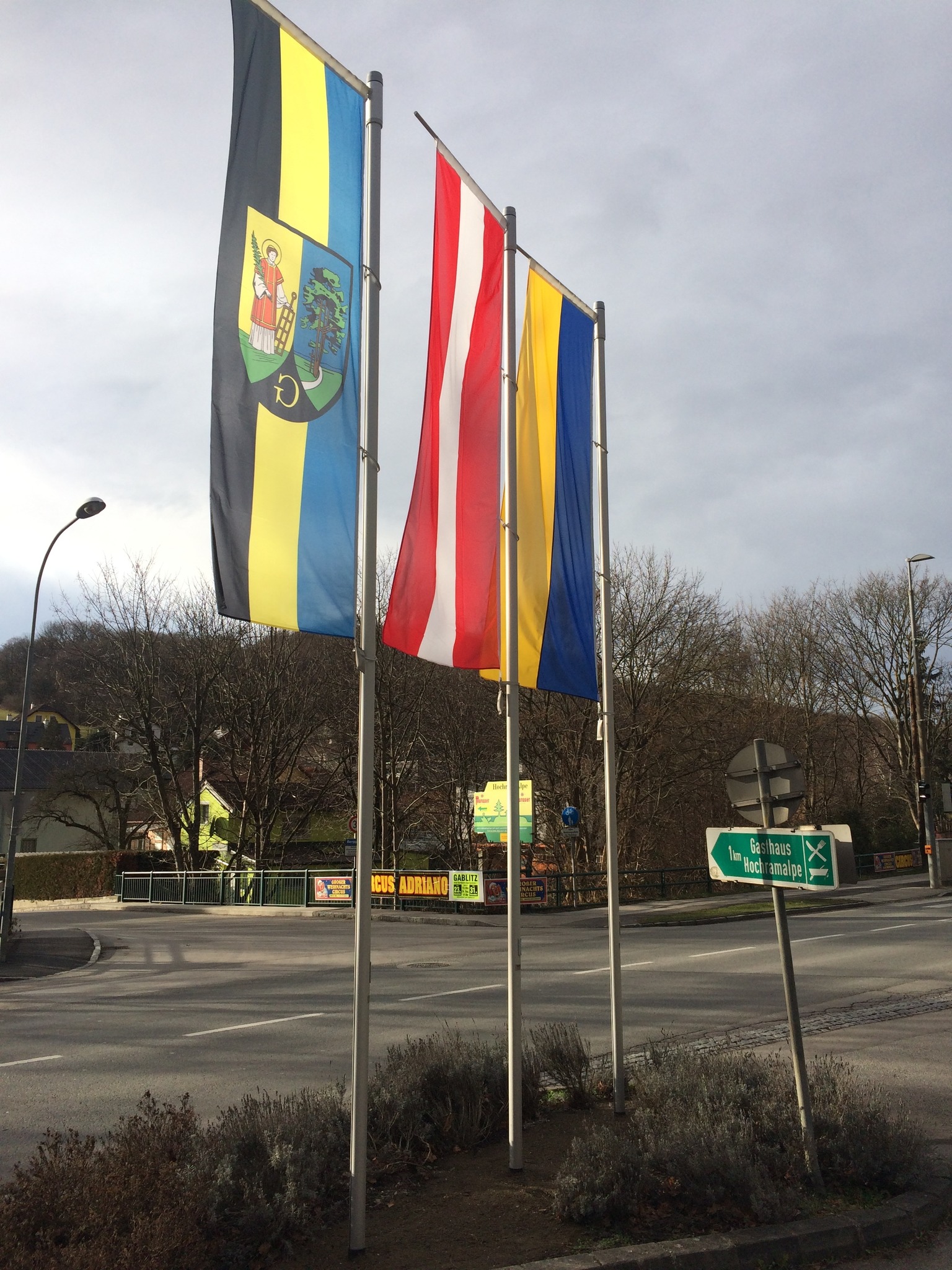 Wehende Fahnen - Purkersdorf