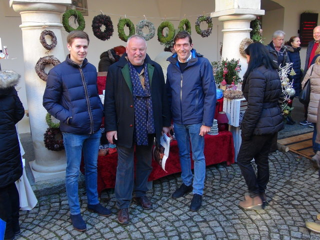 Internationaler Retzhofer Kunsthandwerksmarkt lockte viele Besucher an ...