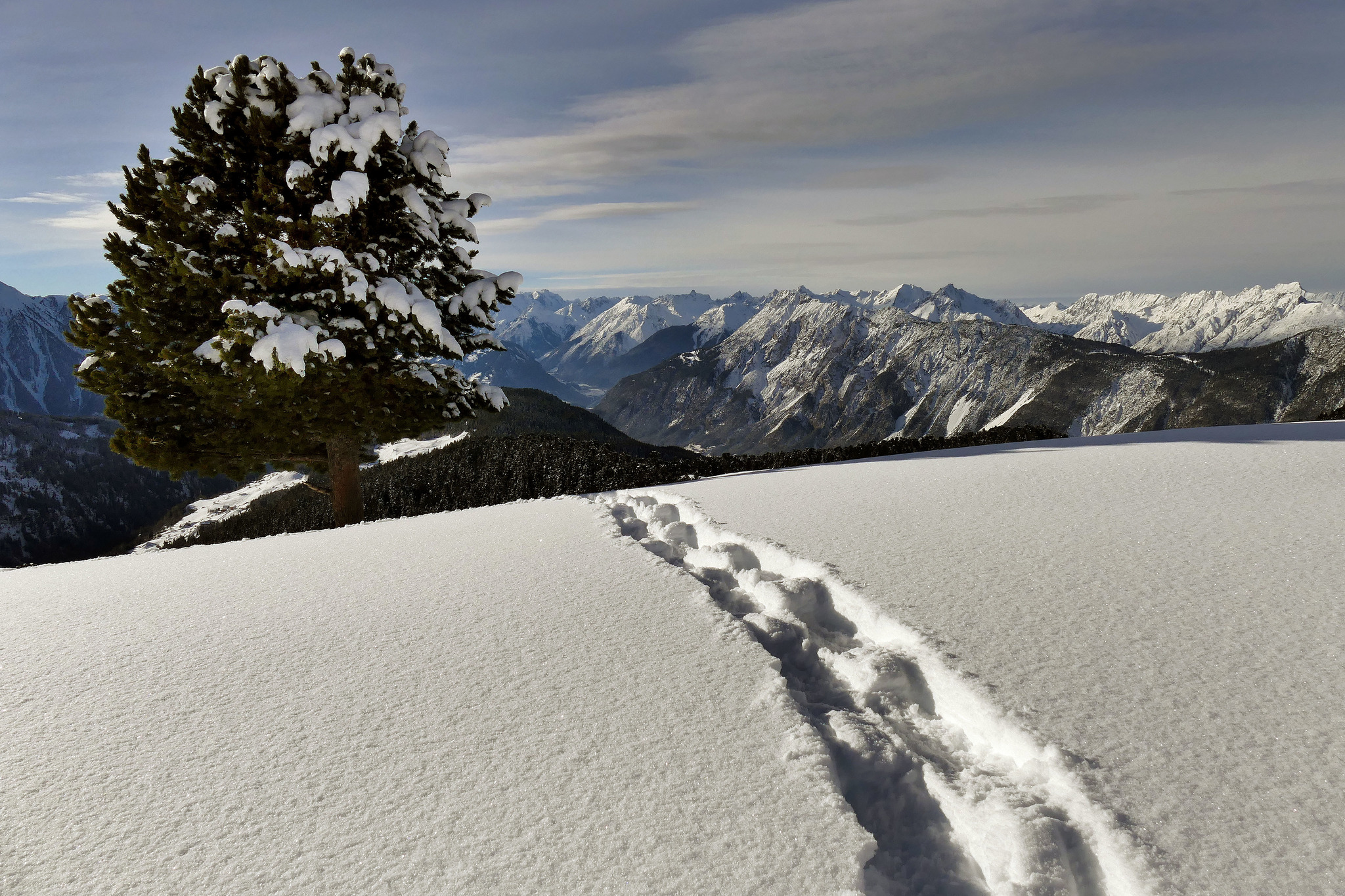 Schneewanderung im Hochgebirge - Imst
