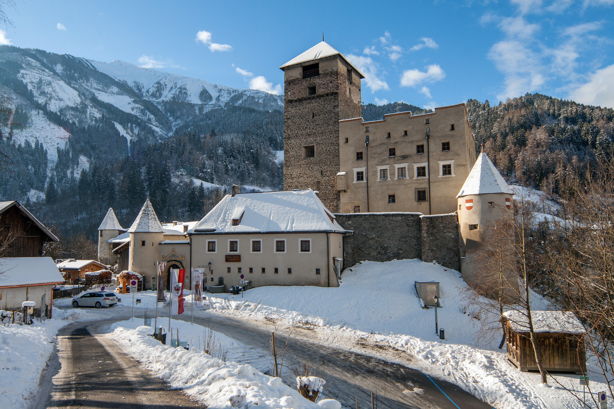 winterliches Schloss Landeck - Landeck