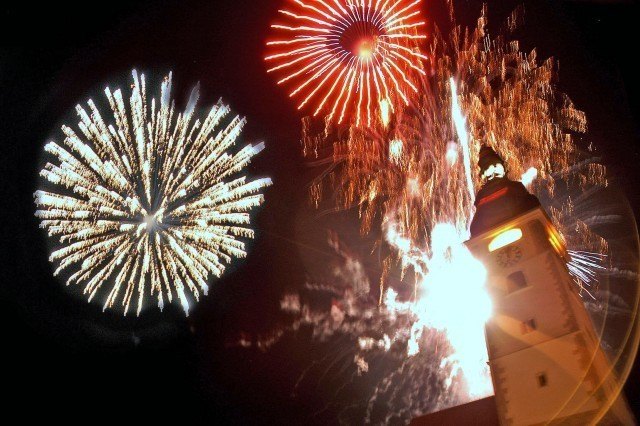 Gemeinsam in das neue Jahr: Silvestersause am Herrenplatz - St. Pölten