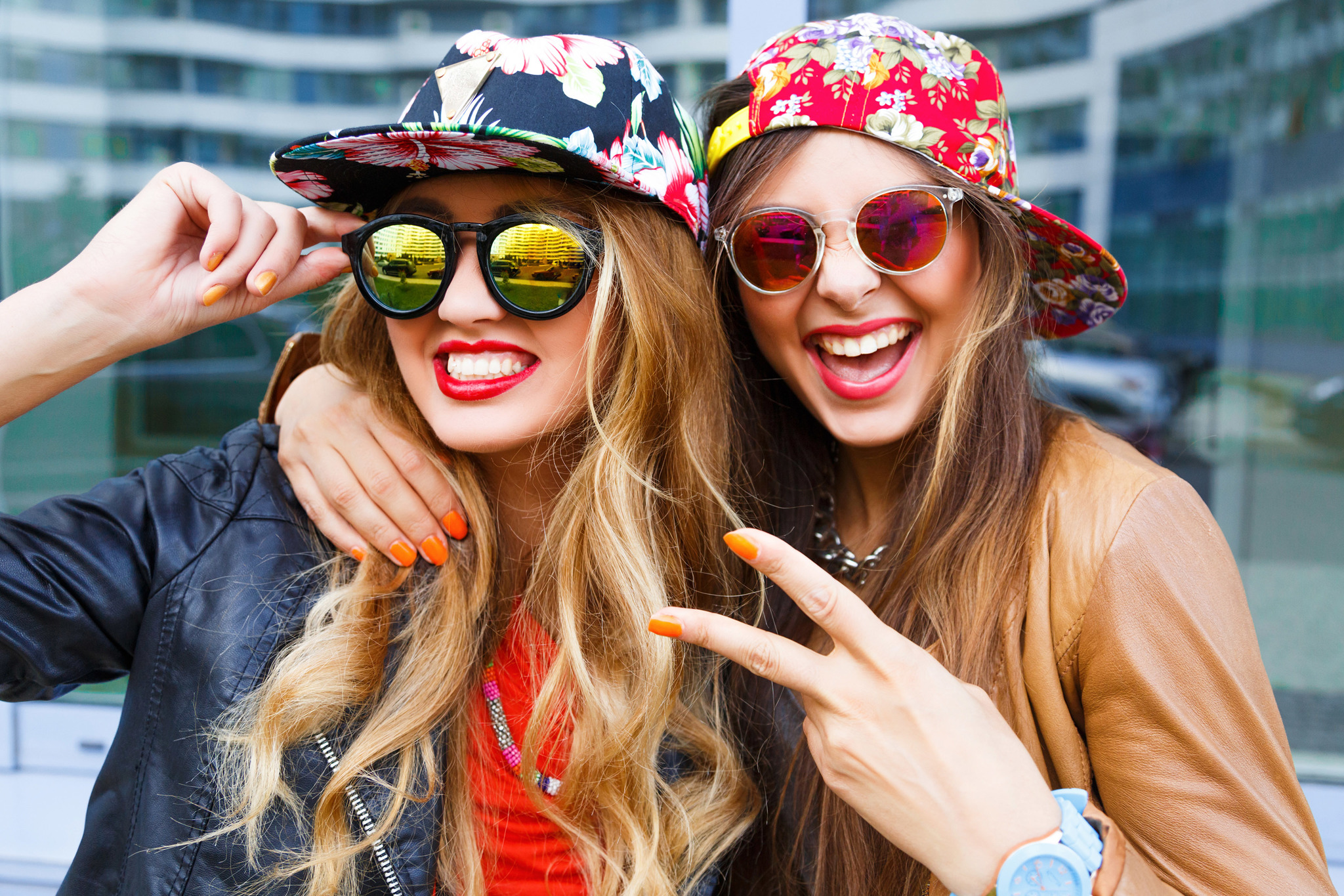 23 Hat Sunglasses Party In Kosis Fun Food Bar In F gen Am Fr 12 23-hat-sunglasses-party-in-kosis-fun-food-bar-in-f-gen-am-fr-12