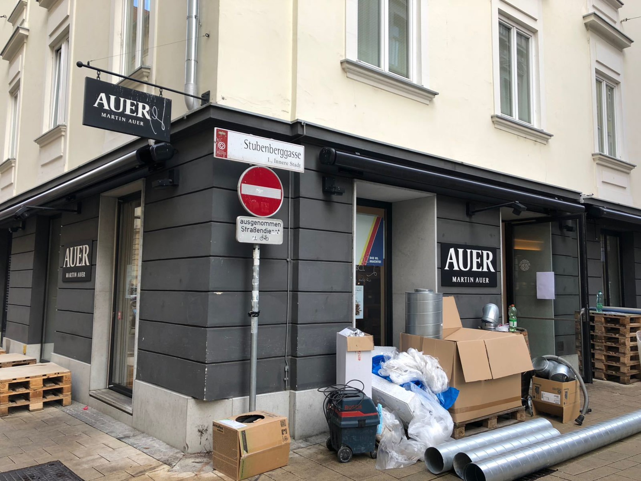 Martin Auer in der Schmiedgasse baut um - Graz