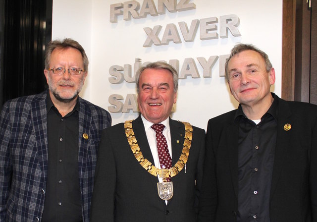 Schwanenstadt: Ehrenzeichen in Gold für Dutzler und Froschauer ...