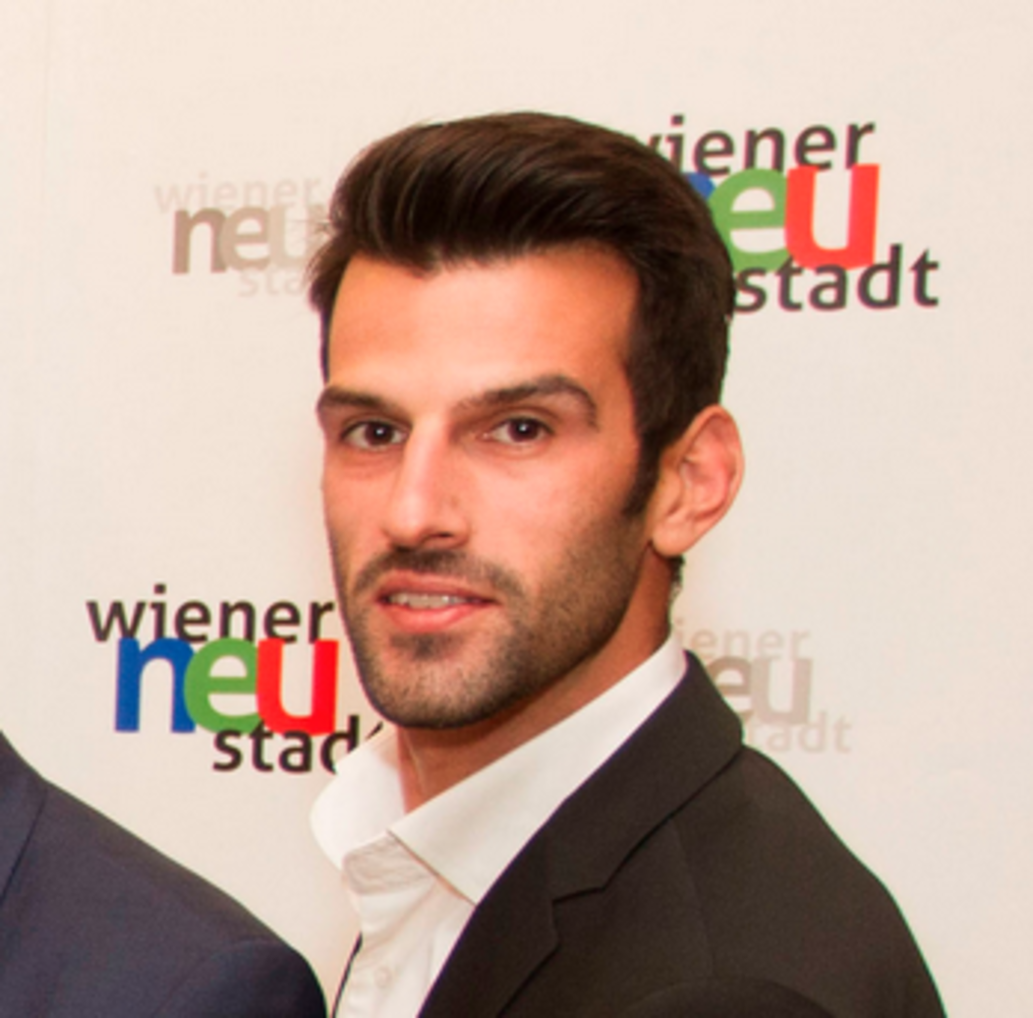 Eilmeldung: Udo Landbauer wirft auch in Wiener Neustadt alles hin ...