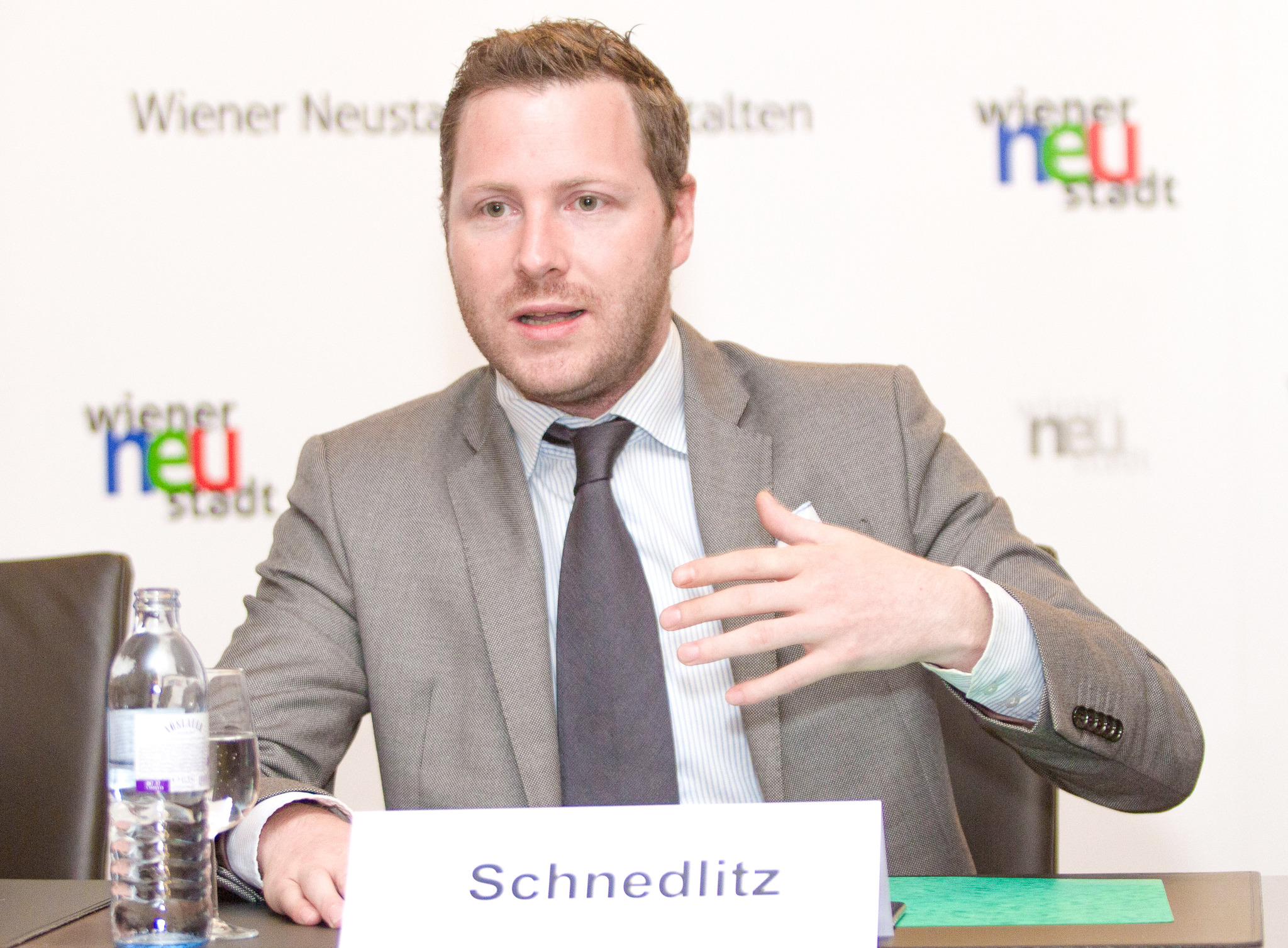 Schnedlitz ersetzt Udo Landbauer als FPÖ-Parteiobmann in Wiener ...