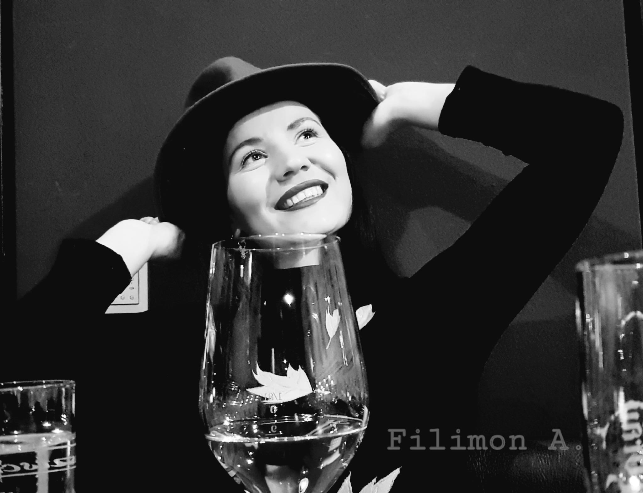 Schauspielerin Ana Filimon feiert Ihr Regiediplom! - Josefstadt