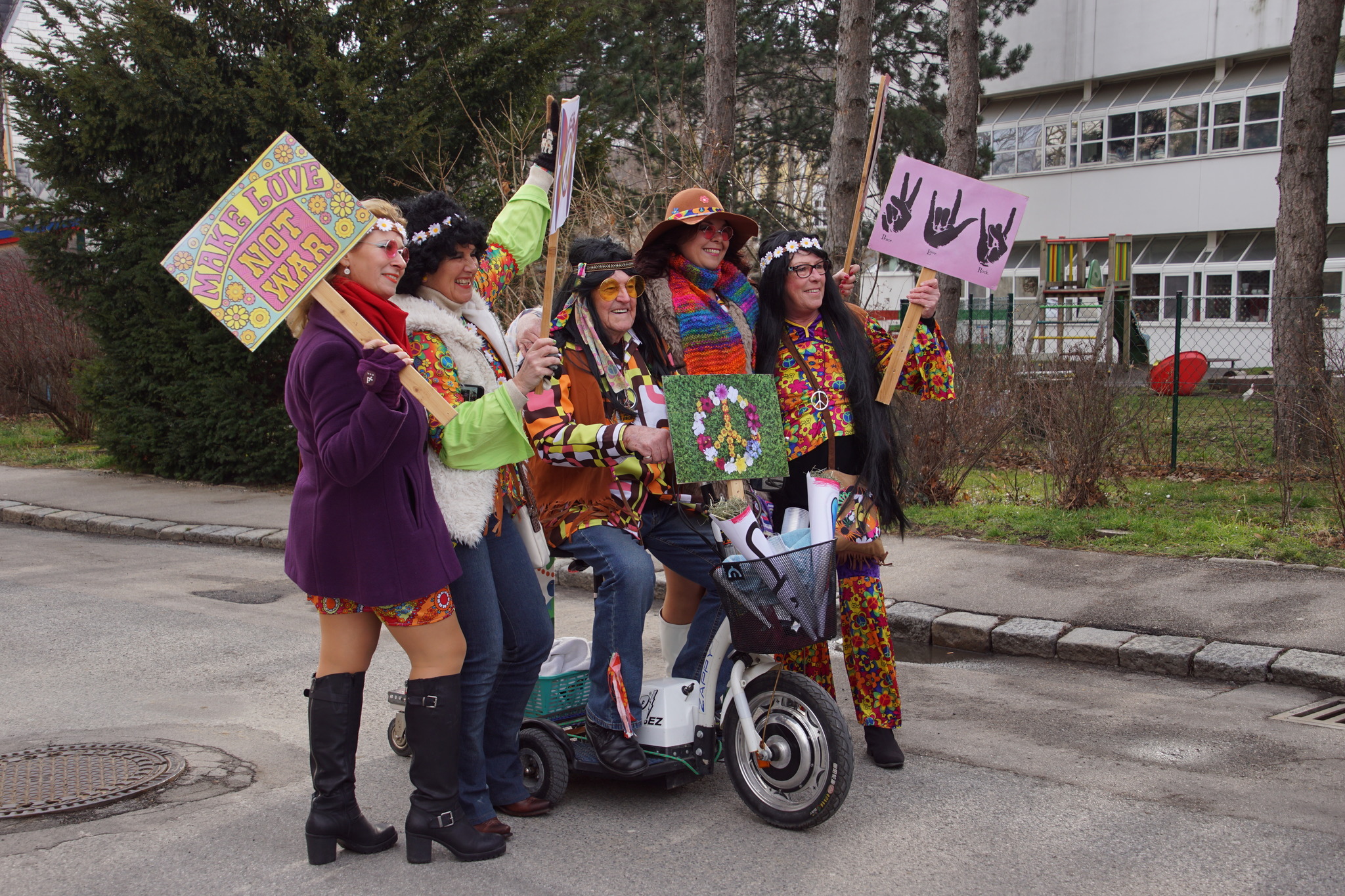 "Familienbild" im Fasching - Liesing
