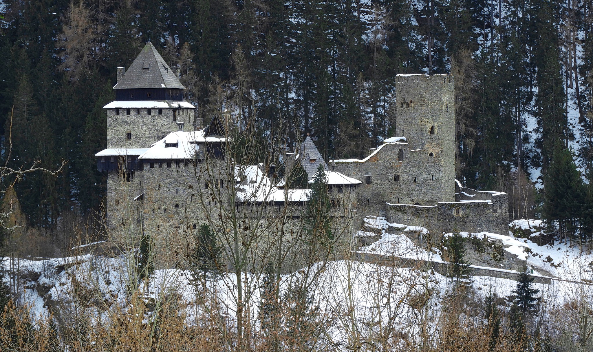 Die Burg Finstergrün bei Ramingstein im Lungau - Lungau