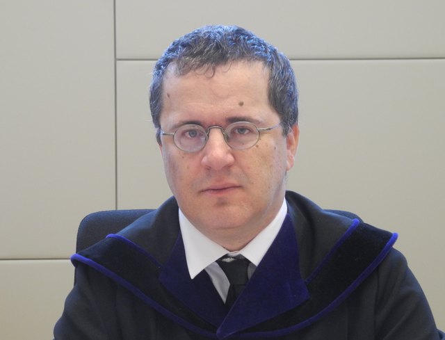 Lehrer bot Schulnoten für Sexfotos - Hollabrunn