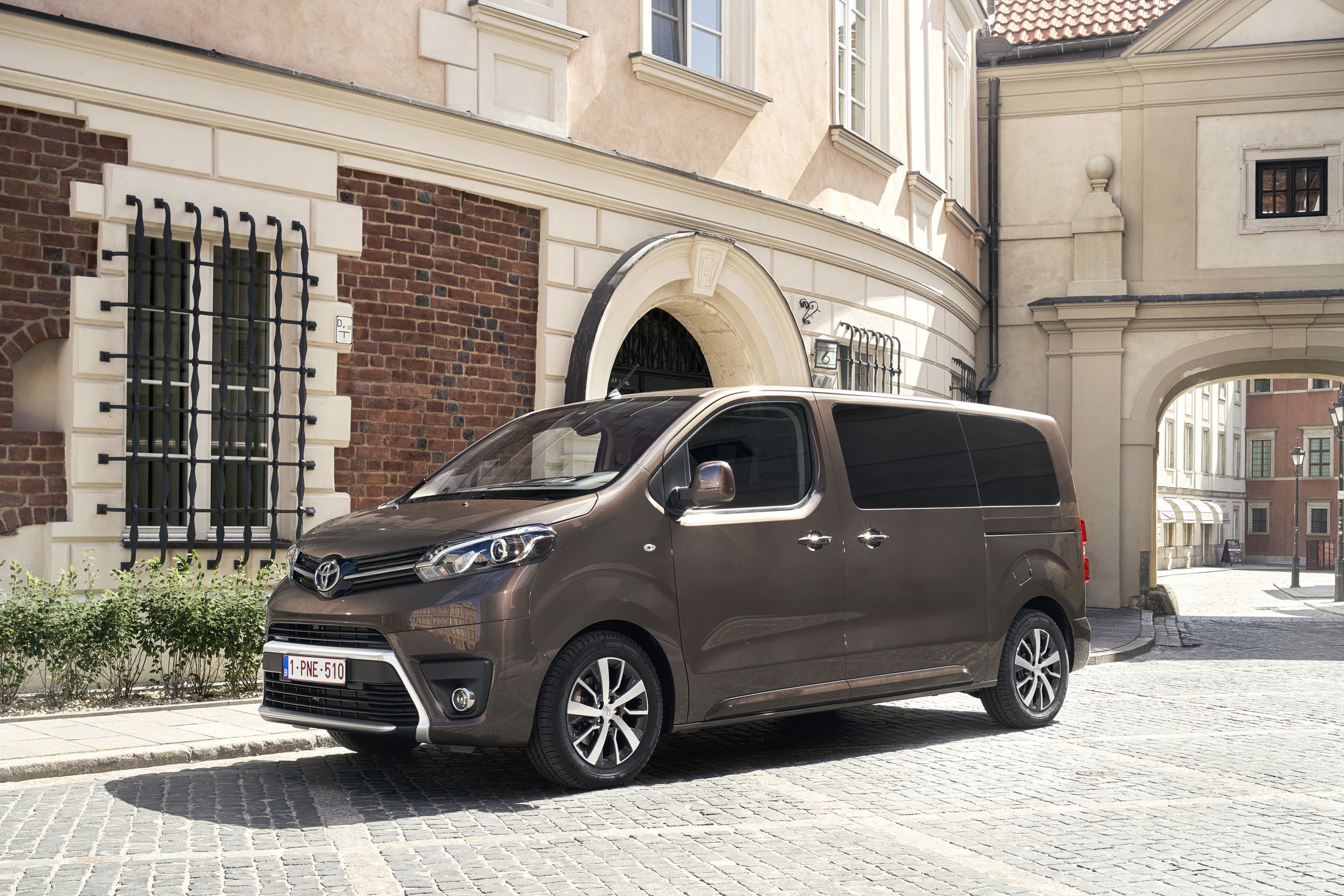 Autotest: Toyota Proace Verso: VIP-Bus für Großfamilie oder als ...