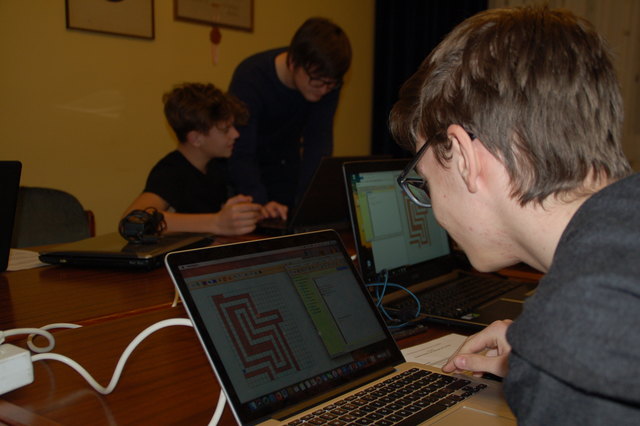 Junge Stinatzer setzten erste Schritte beim Computer-Programmieren ...
