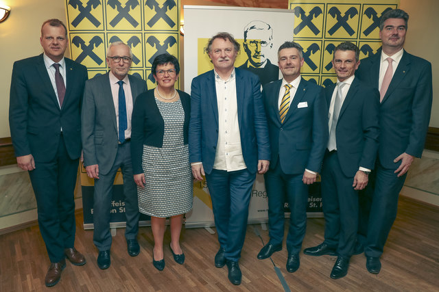 Traismauer: Raiffeisenbank feiert Jubiläen und informiert über ...