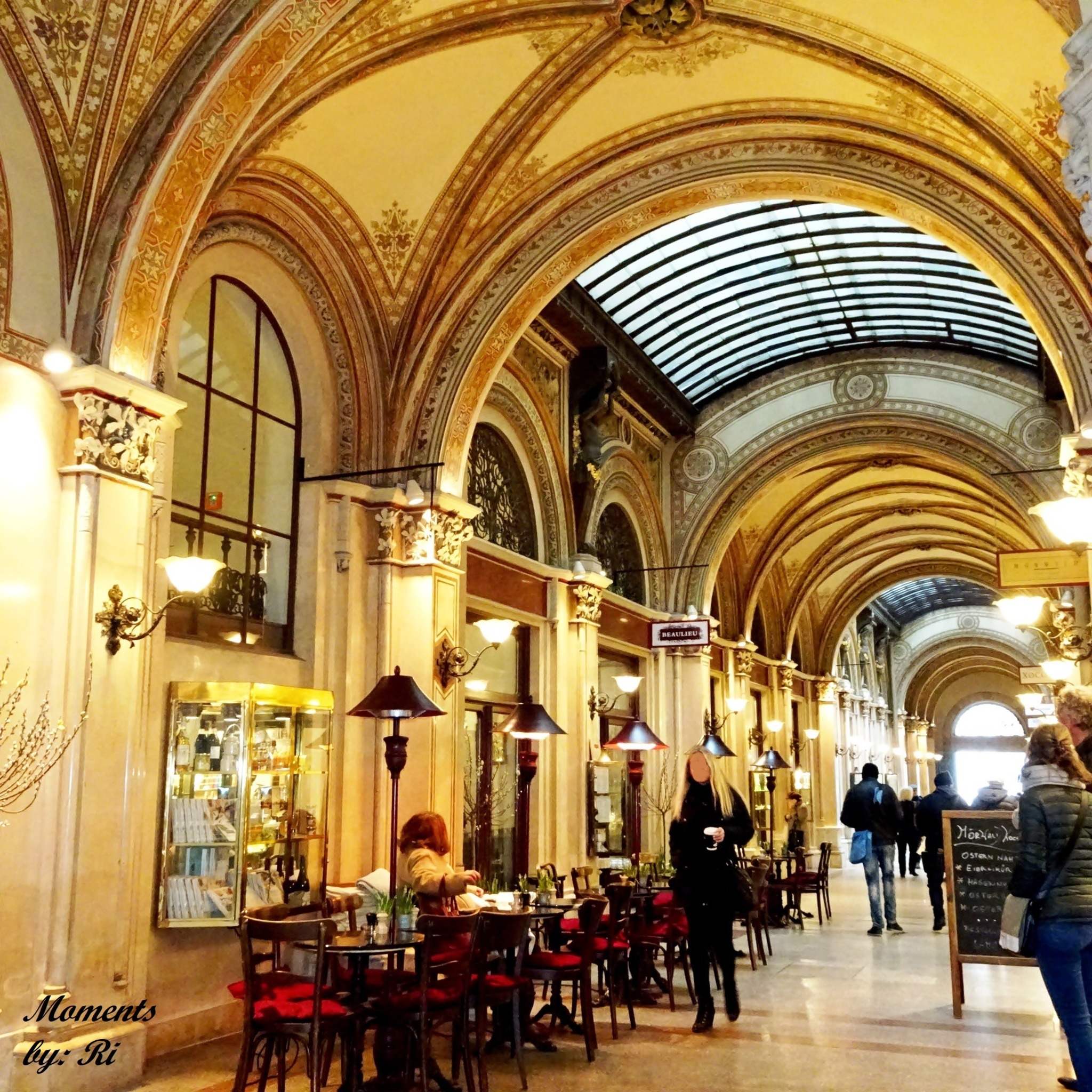 Moments and Thoughts - "Streetview" - Innere Stadt