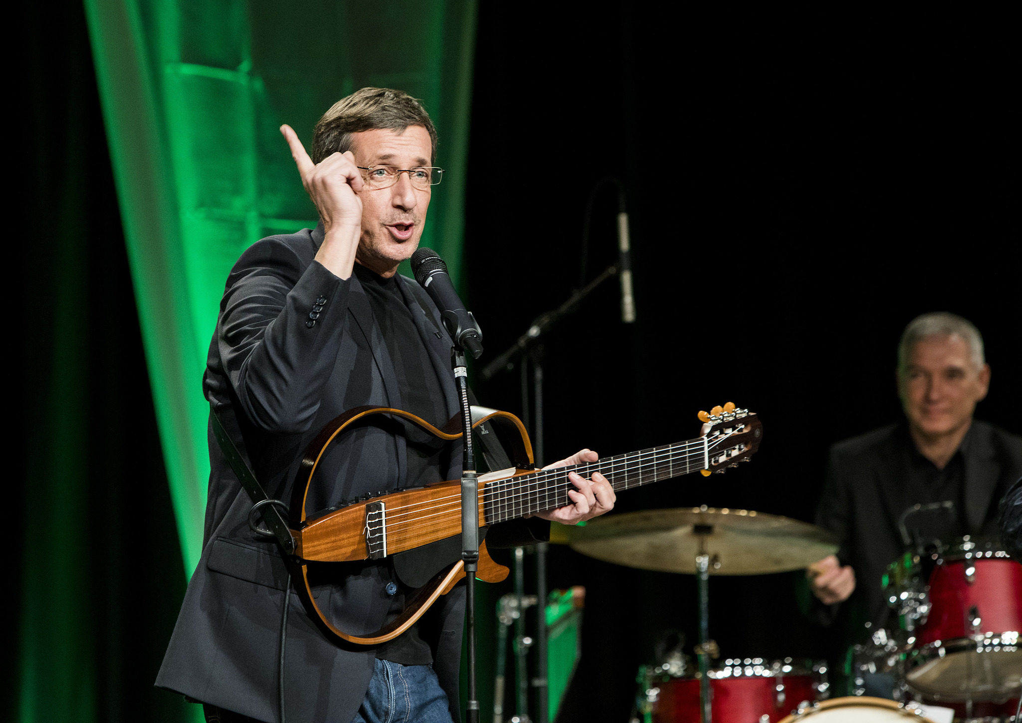 30-jähriges Bühnenjubiläum: Viktor Gernot gibt wieder Stoff - Wien
