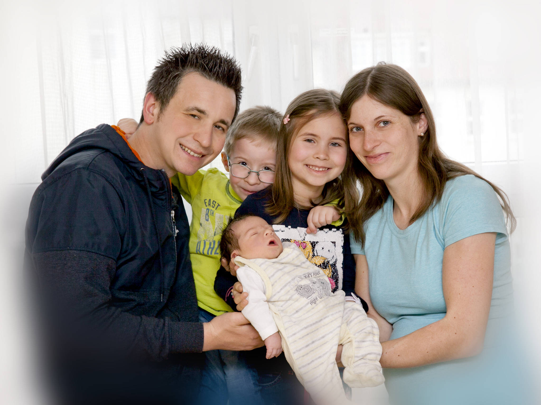 Mathias ist zweites Sonntagsbaby in der Familie - Steyr & Steyr Land