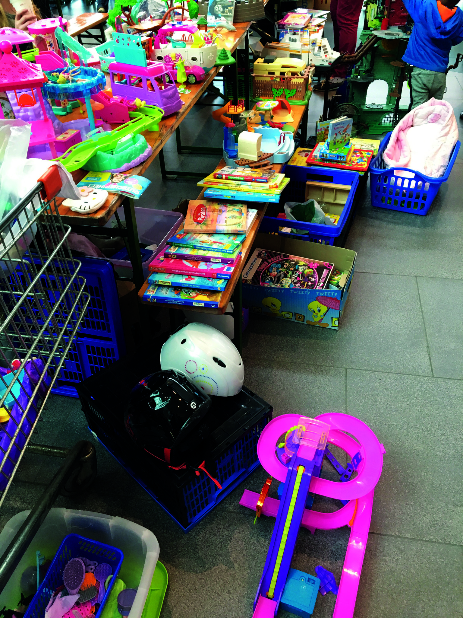 Panini Sticker Tauschbörse und Kinder-Spielzeug-Flohmarkt im Citypark ...