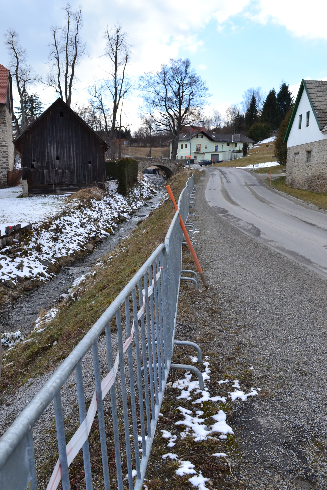Großschönau: Ein Gehsteig in Engelstein kommt - Gmünd