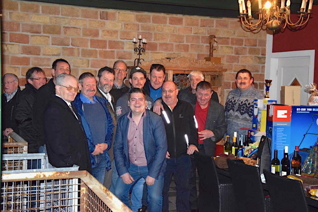 Langenloiser SPÖ trifft sich beim Stauder zum Gesellschaftsschnapsen ...