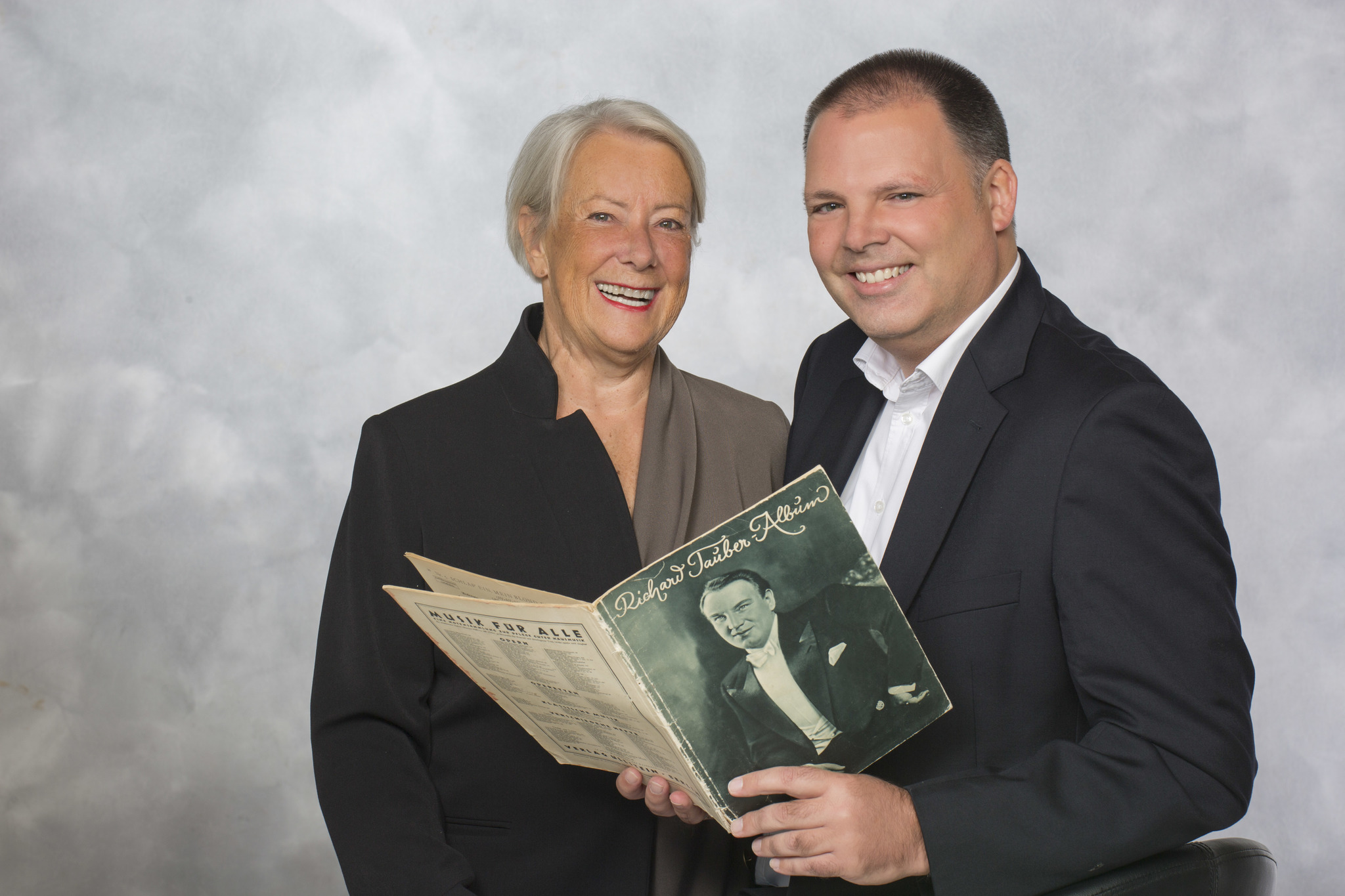 Buchpräsentation im Max Reinhard-Foyer - Baden