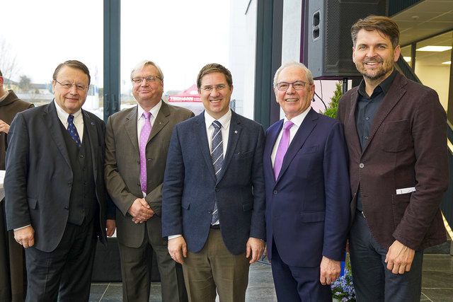 Lkw-Kompetenzzentrum feierlich eröffnet - Wels & Wels Land