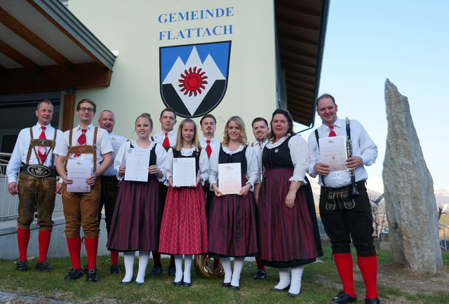 Trachtenkapelle Flattach begrüßte den Frühling - Spittal