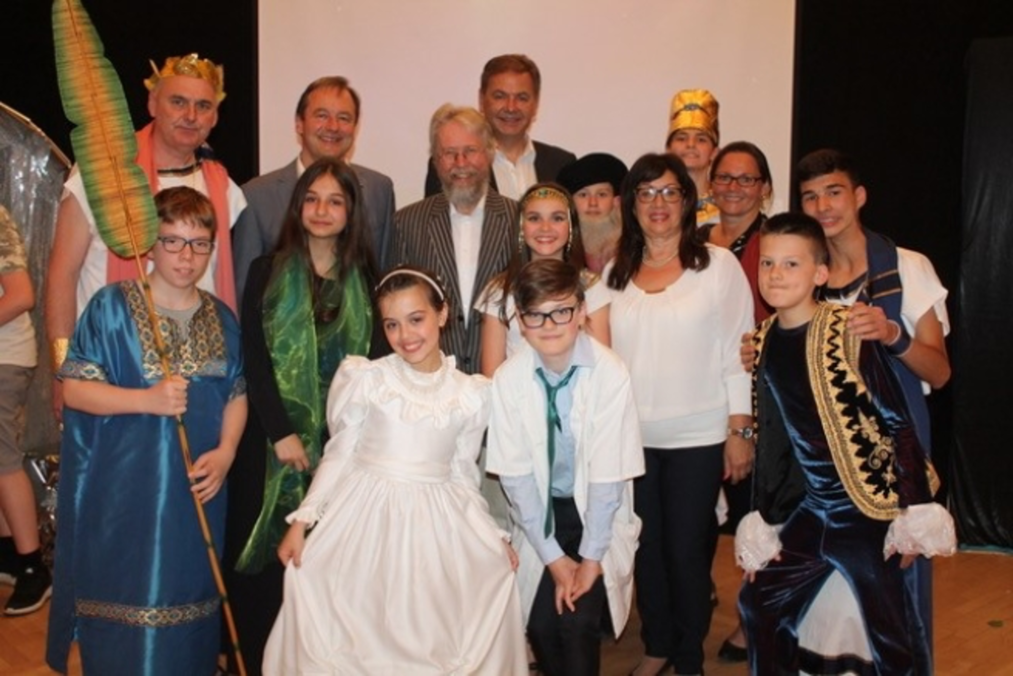 NMS Eichgraben schickt Theatergäste auf Zeitreise - Wienerwald/Neulengbach