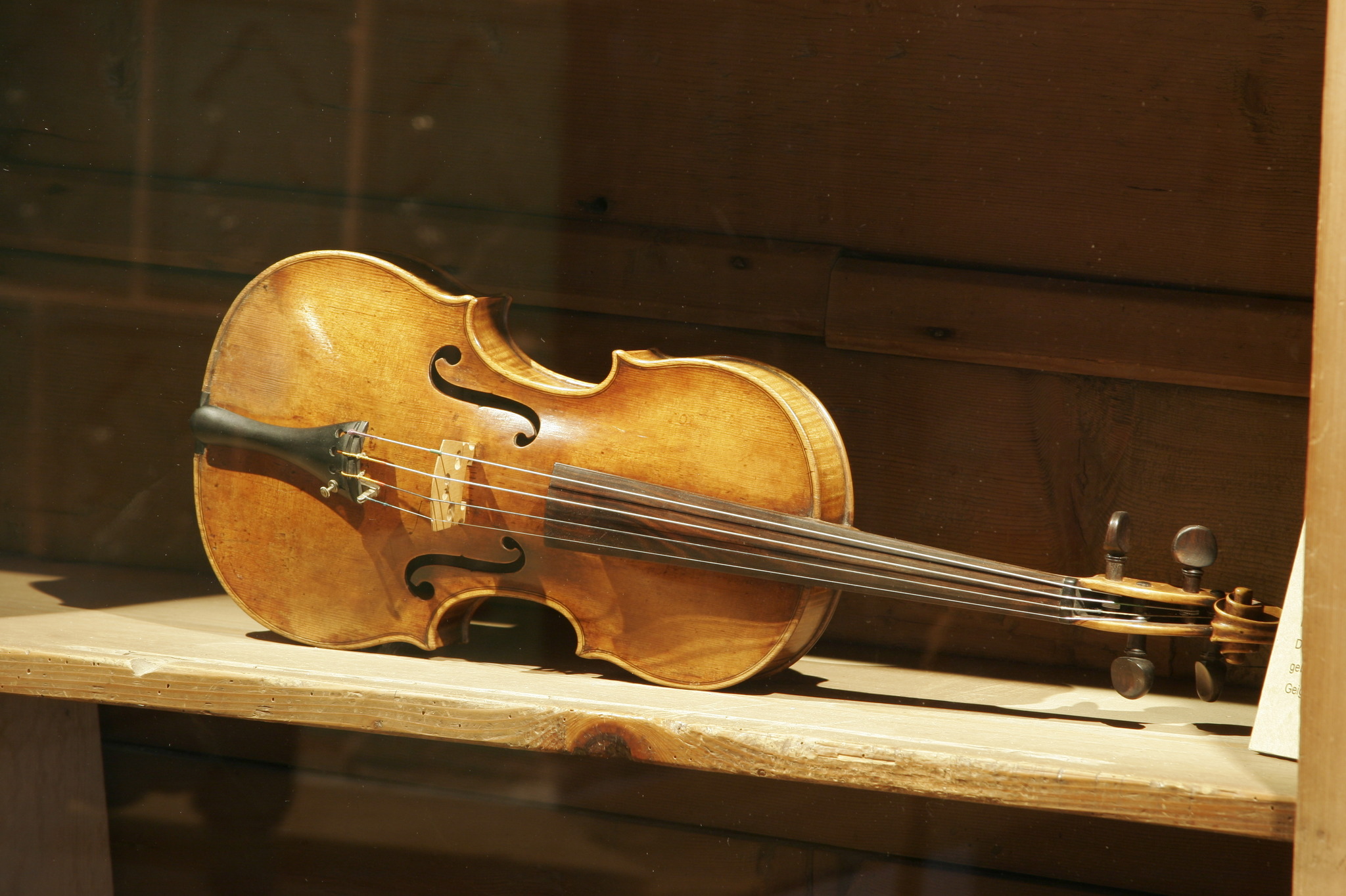 St. Gilgener Geigenbauer tritt bei internationalem Wettbewerb an - Flachgau