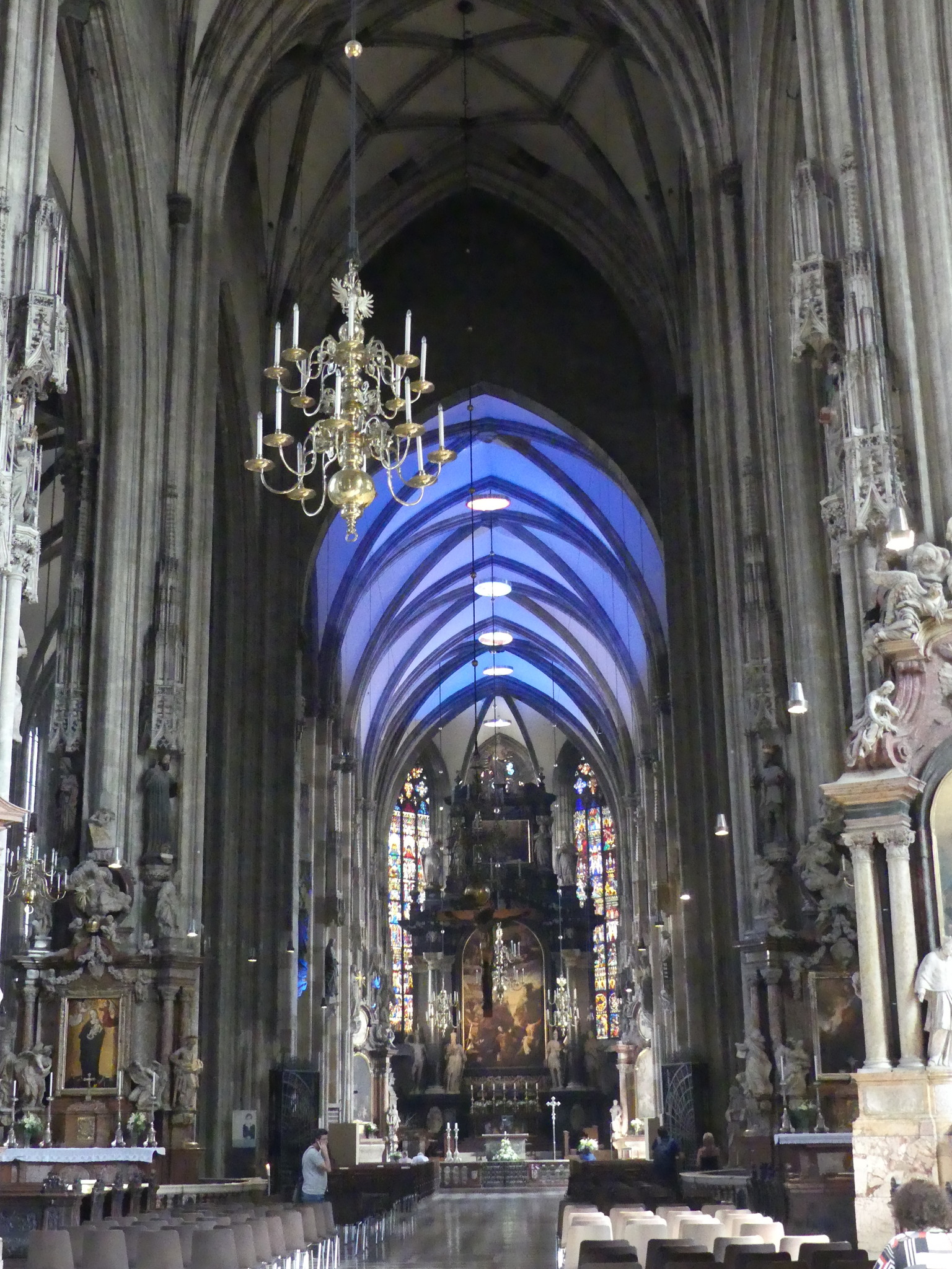 Blick in die Stephanskirche - Neubau