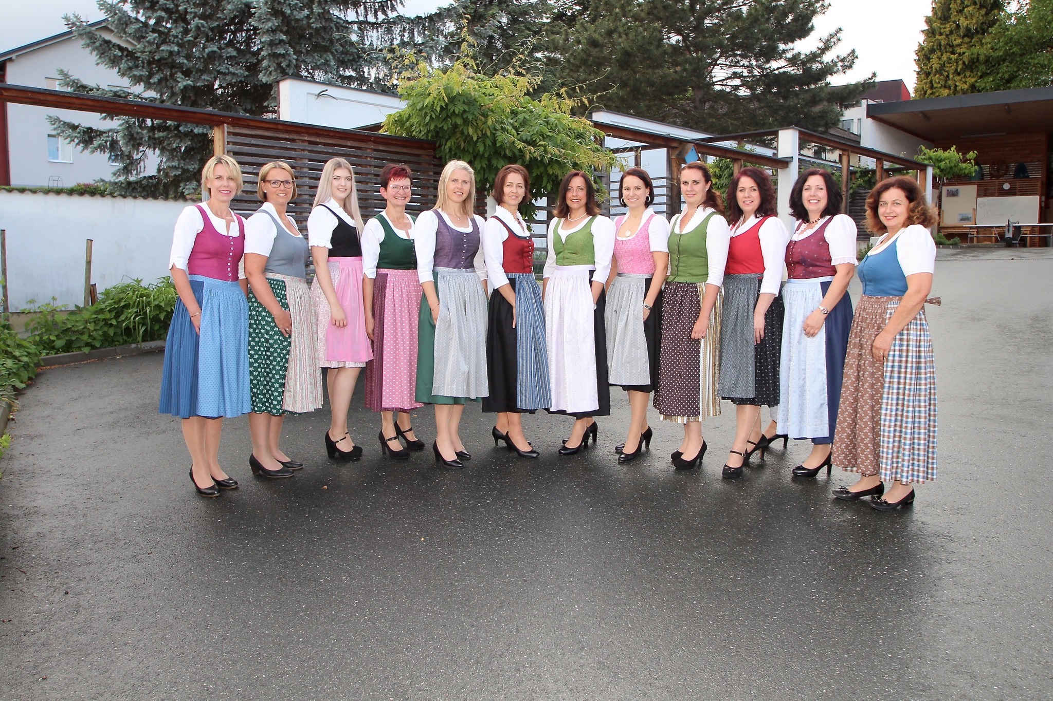 Fesche Dirndl im Dirndl - Hartberg-Fürstenfeld