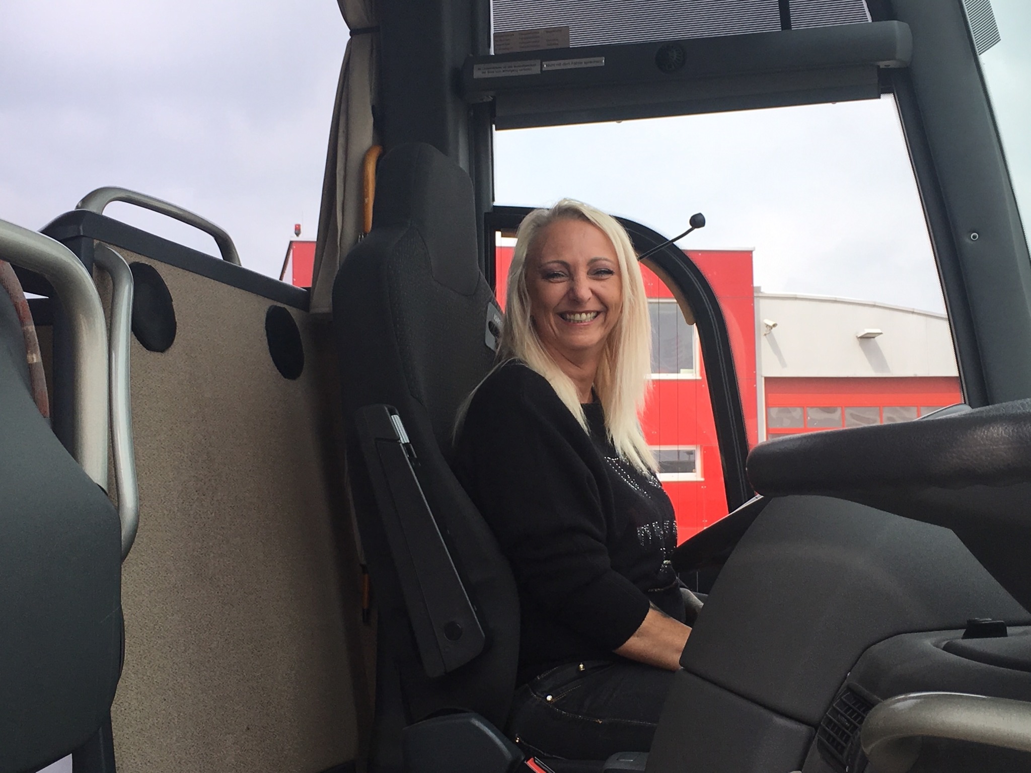 Umschulung: Mit 49 Jahren Busfahrerin - Perg