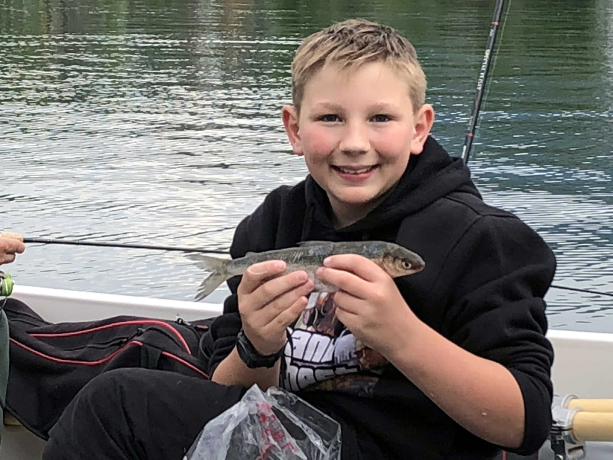 Jungfischer tummeln sich am Millstätter See - Spittal