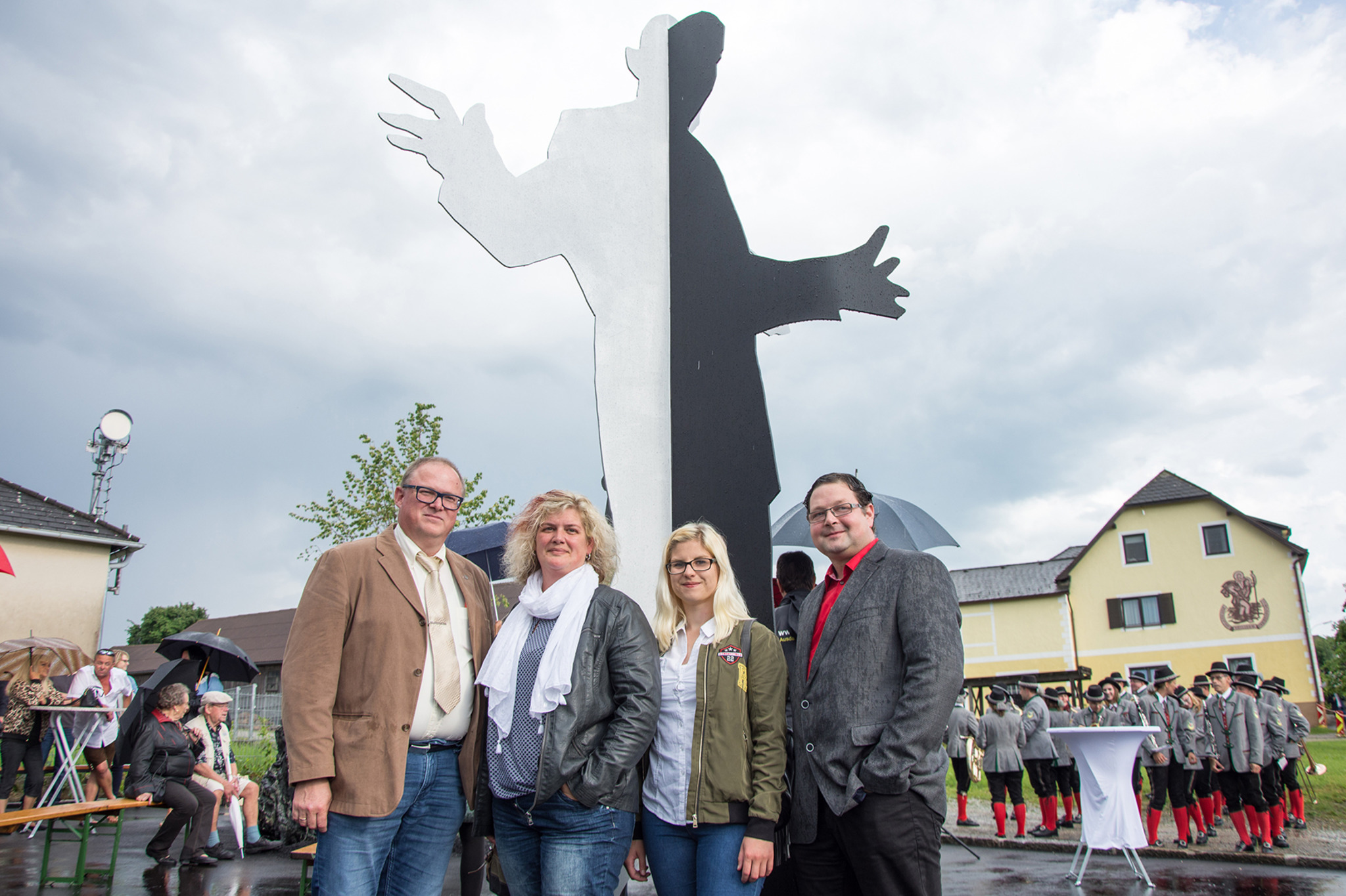Falco-Denkmal feierlich eröffnet - Melk