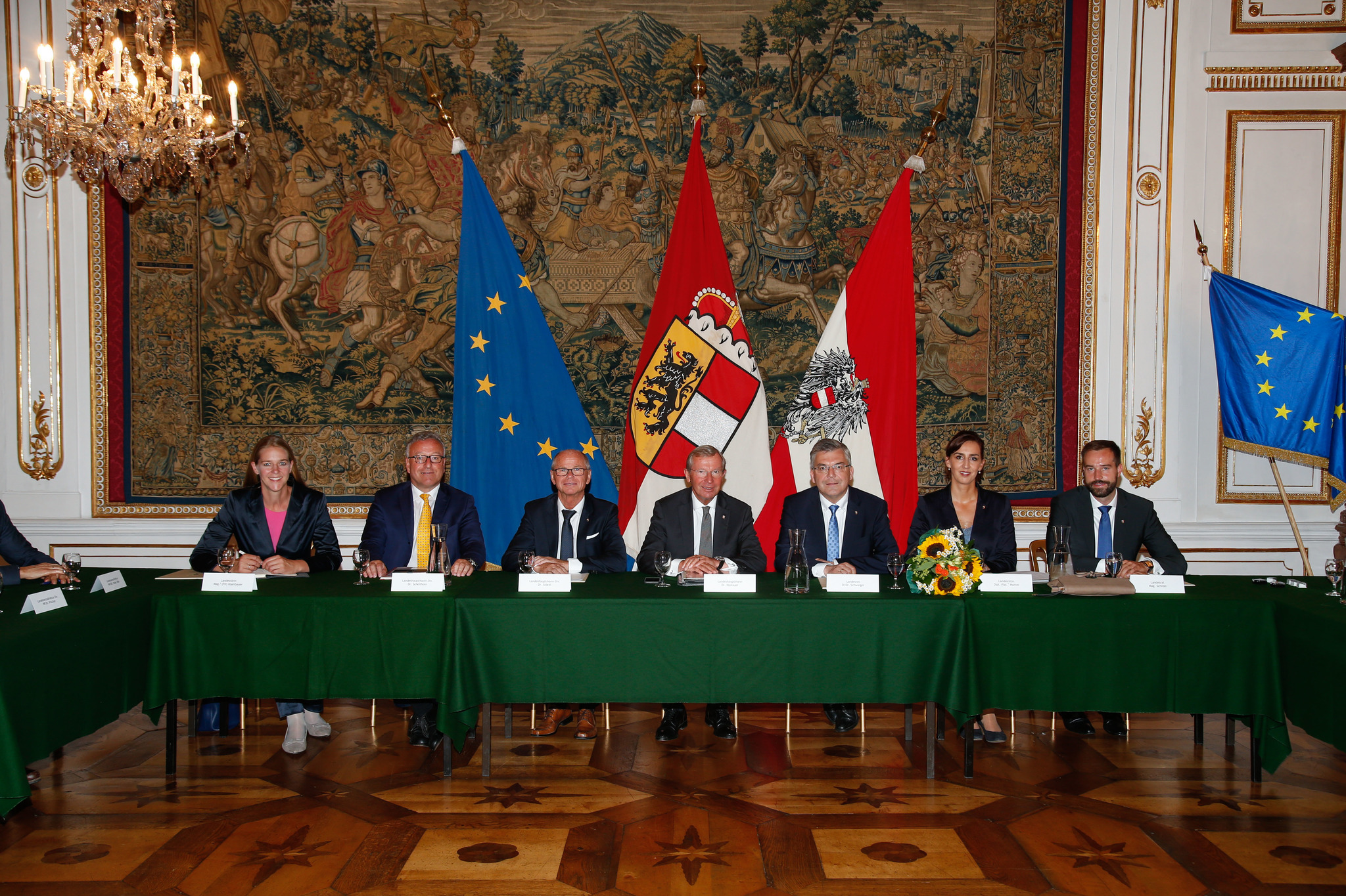 Neue Landesregierung begeht erste Sitzung - Salzburg-Stadt