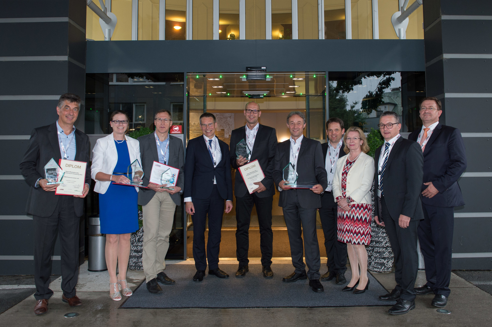 Infineon Vorstand Thomas Reisinger erhält Auszeichnung "Beste ...