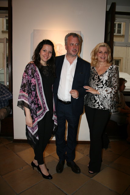 Dompfarrer Toni Faber eröffnet neue Ausstellung von Milan Vukovich - Horn