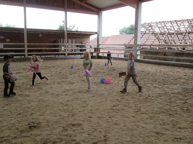 Pferde für unsere Kinder – Kindergarten Atzenbrugg/Heiligeneich zu Gast ...