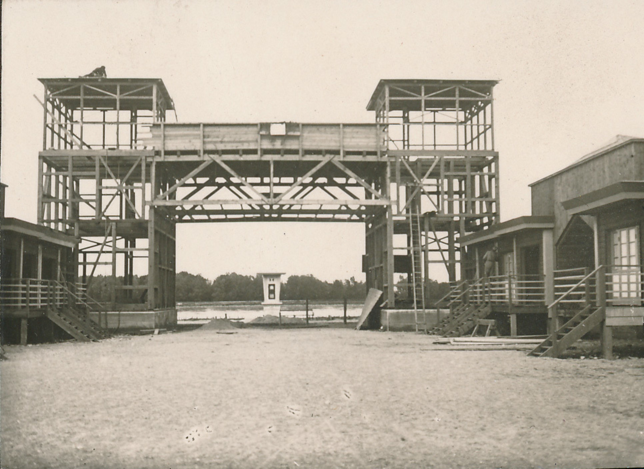 „Schwimmkleider, die den Anstand und die Sittlichkeit verletzen ...