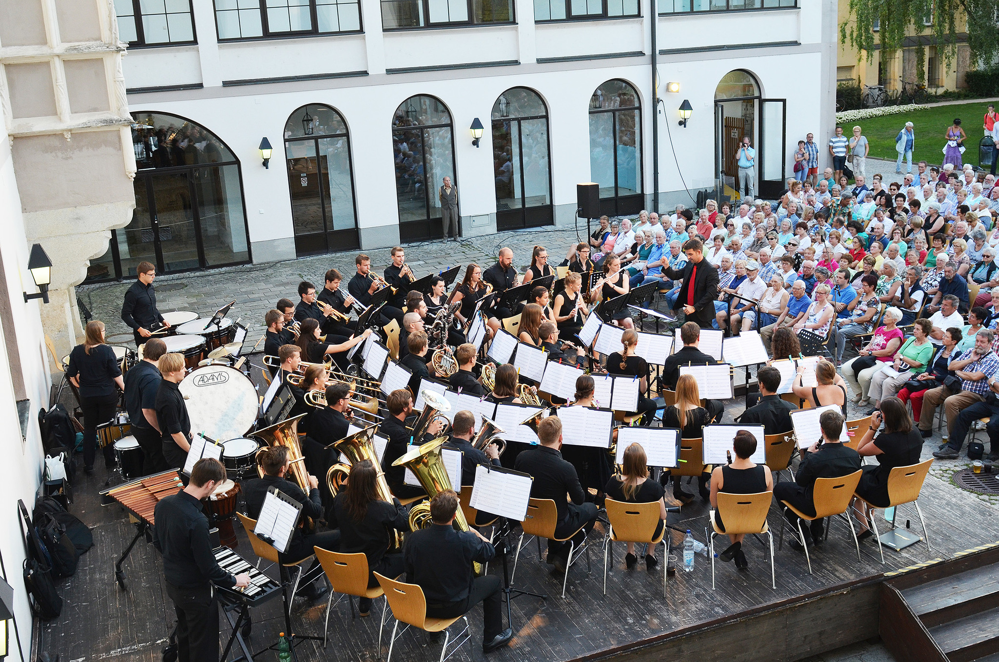 Hochwertige Musik im Welser Burggarten - Wels & Wels Land