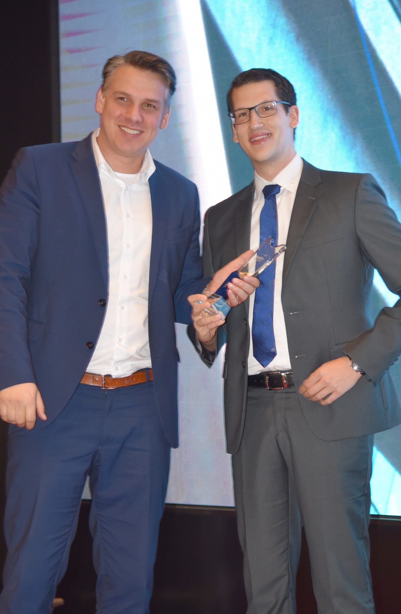 Begehrte Auszeichnung: Pollmann-Mitarbeiter in China von Kunden ...