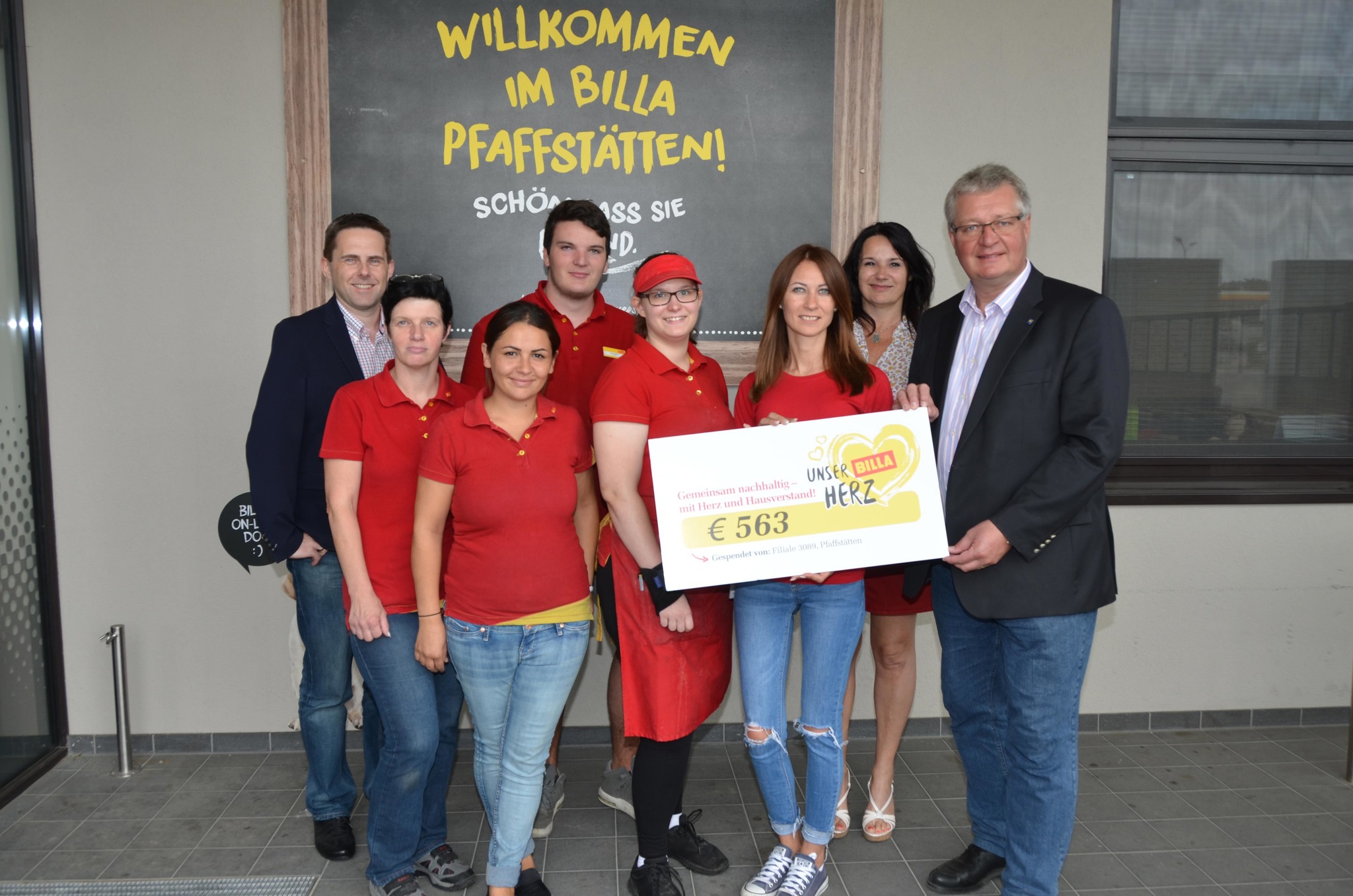 Pfaffstätten: Billa-Team zeigt soziales Herz - Baden