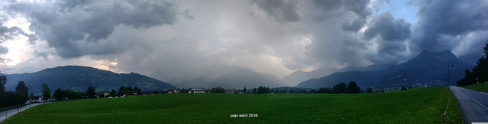 Gewitterstimmung über Saalfelden (Panorama) - Pinzgau