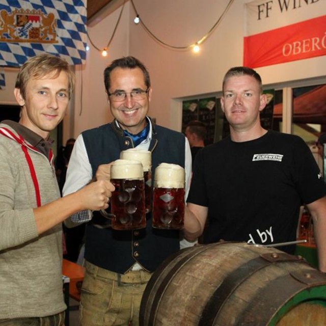 OktoBierFest Winden - Bieranstich durch Bgm. Mag. Max Oberleitner - Perg