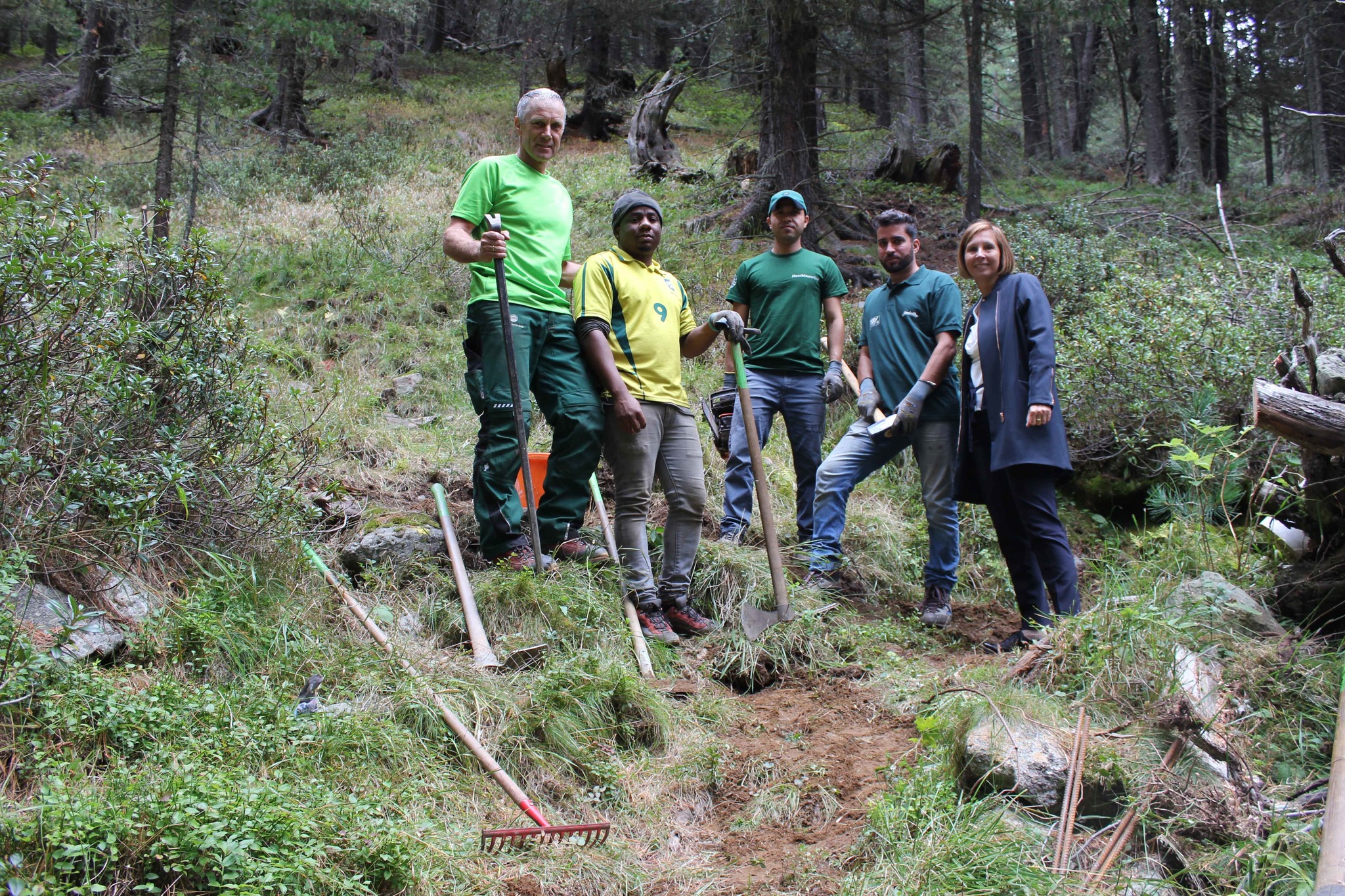 Asylwerber helfen bei Wegebau im Nationalpark - Osttirol